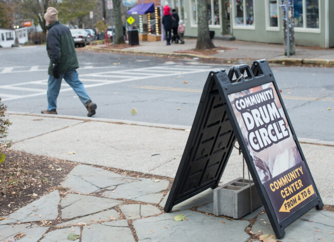 Too much signage causes visitor confusion, Woodstock commission says ...